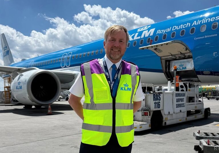 Koning Willem-Alexander maakt eerste vlucht in Airbus A321neo van KLM ...